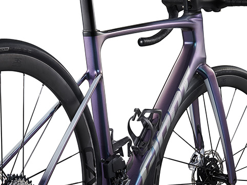 「DEFY」シリーズがフルモデルチェンジ - News